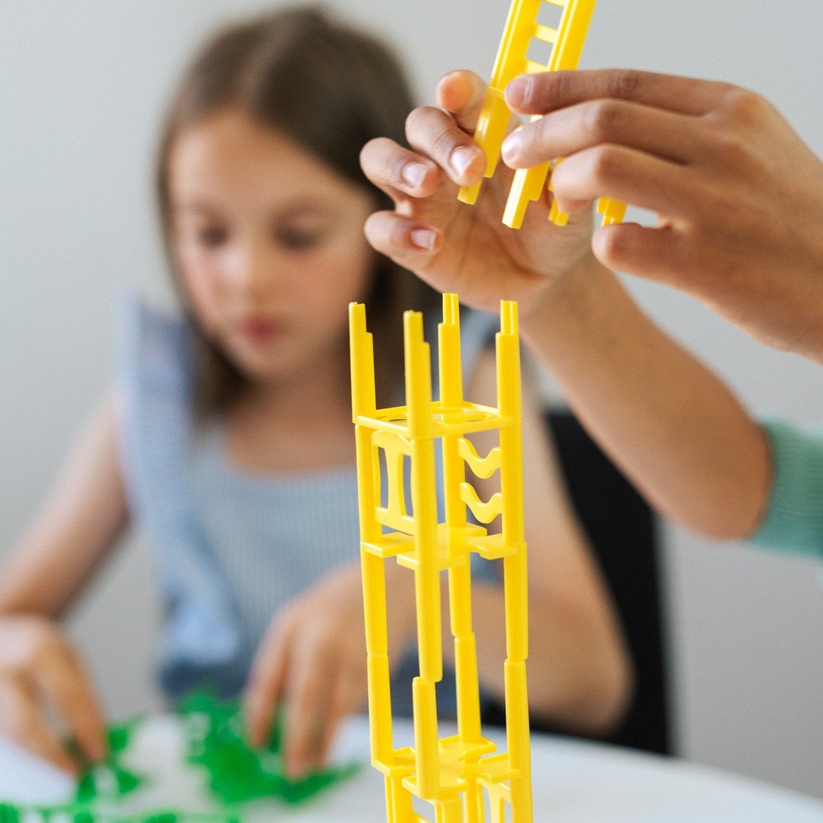 Mistakos krzesła 4-os Trefl.